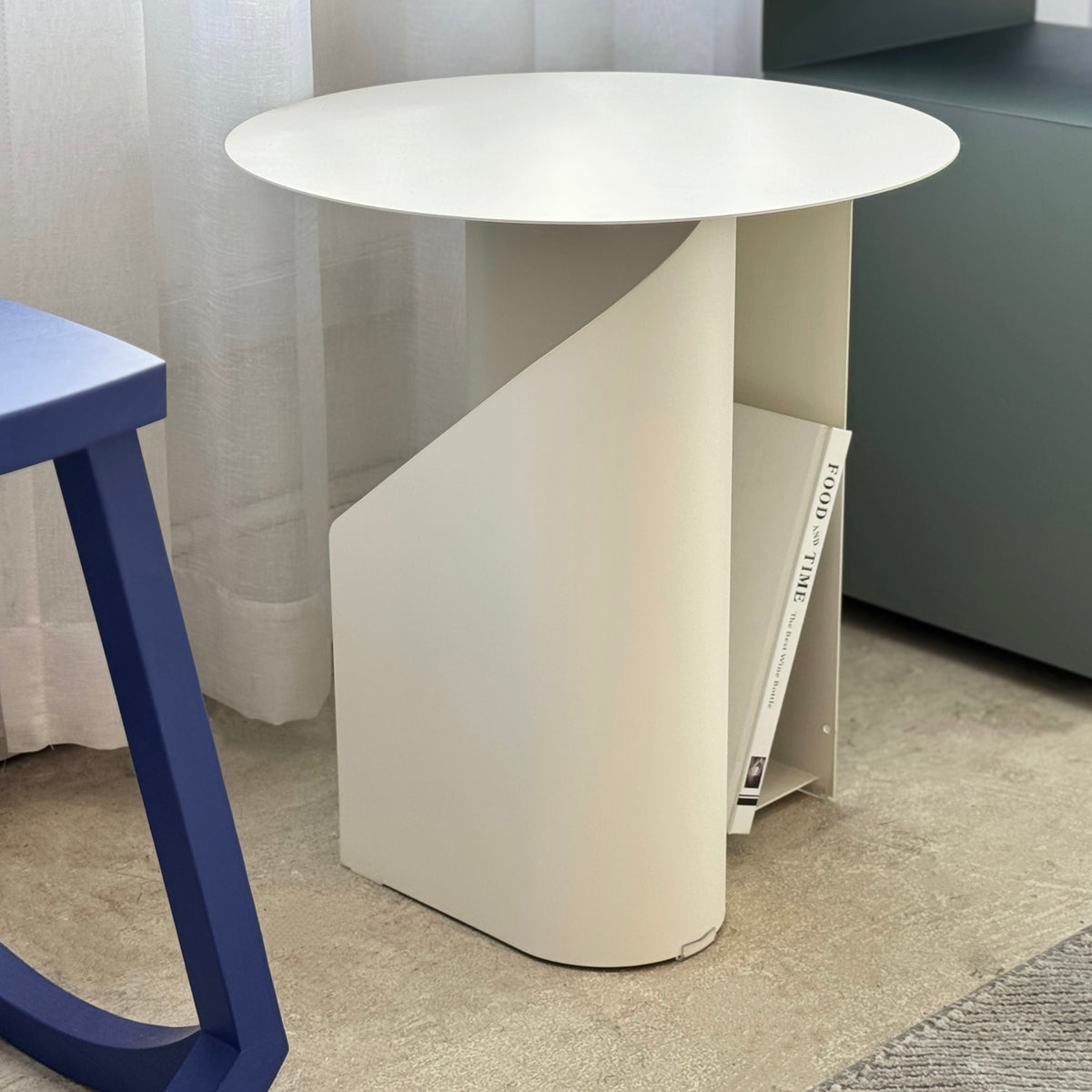 Modern Round Side Table – JaCasa